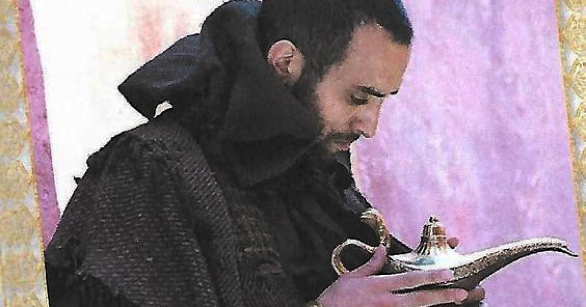 Aladdin's fanfic [Sultan x Jafar] :your ring - Aladdin's Fanfiction ...